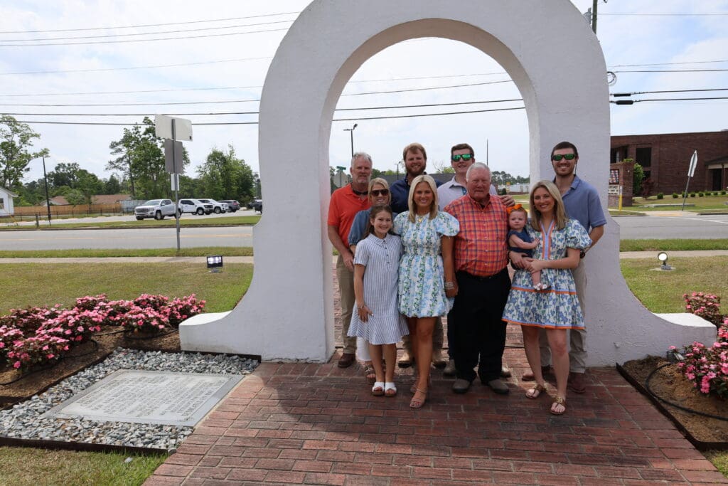 BPC Historic Arch Dedicated to Don and Beverly Thigpen - Brewton-Parker ...